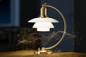 Choreographing Illumination: The Art of Playing with Light Positioning ...